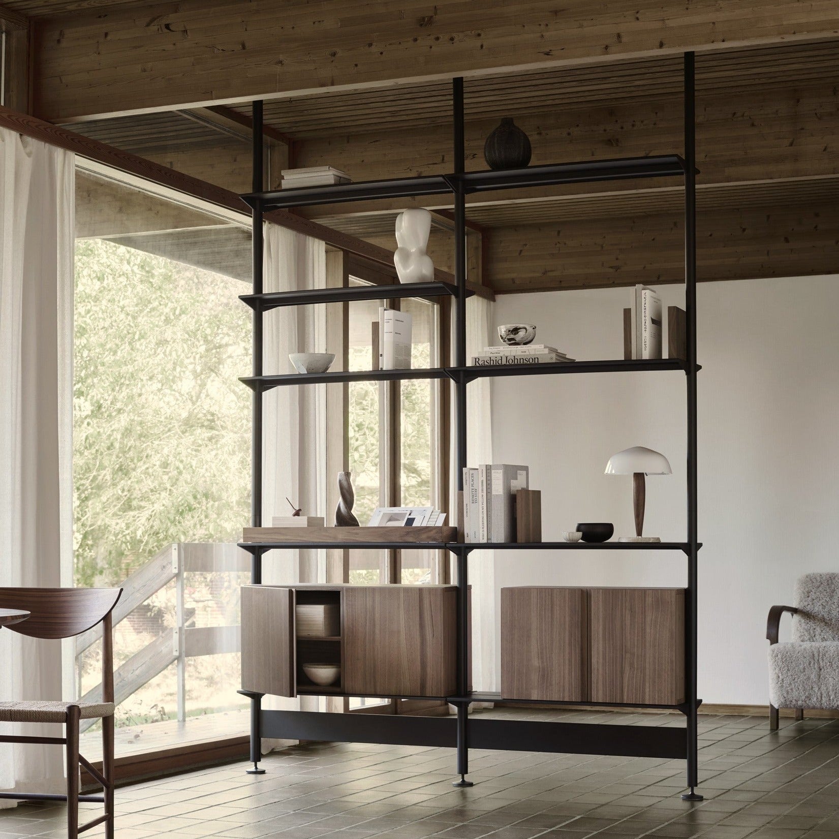 String gulv- og takmontert hylle Pira G2 FC-A – OsloDeco