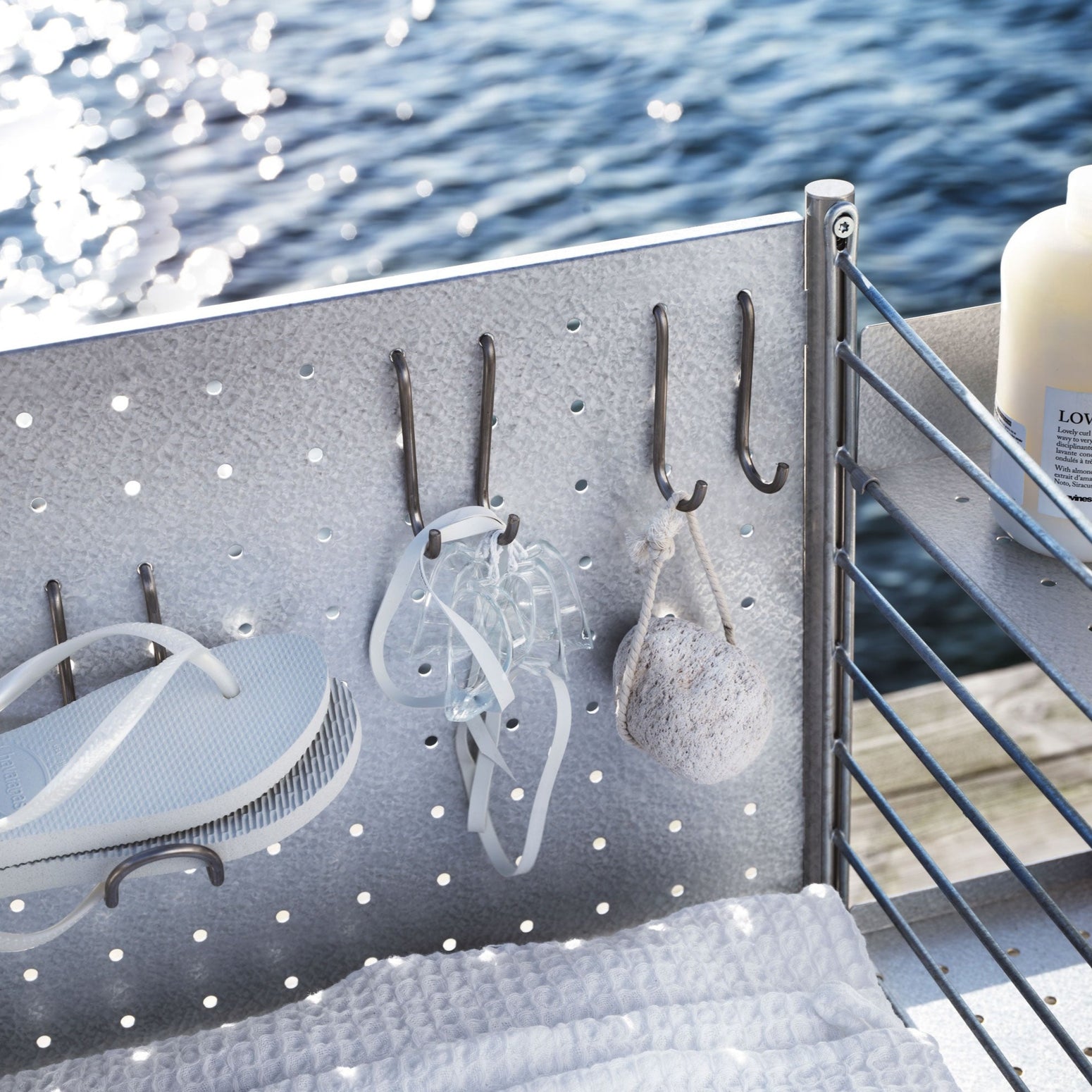 String frittstående hylle Outdoor – OsloDeco