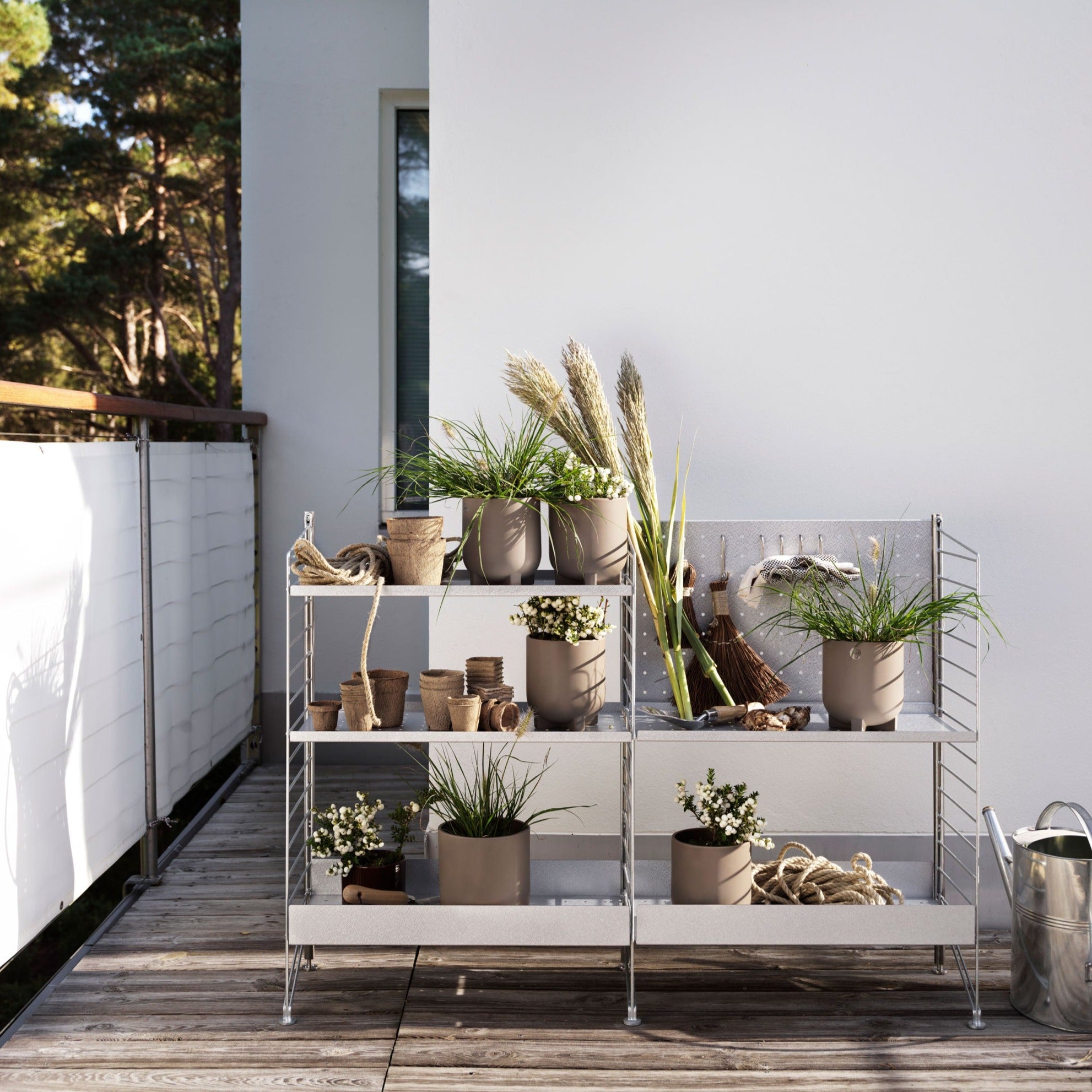 String frittstående hylle Outdoor – OsloDeco