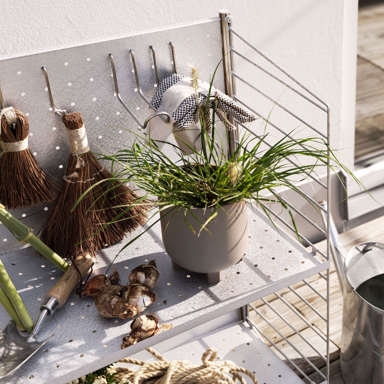 String frittstående hylle Outdoor – OsloDeco